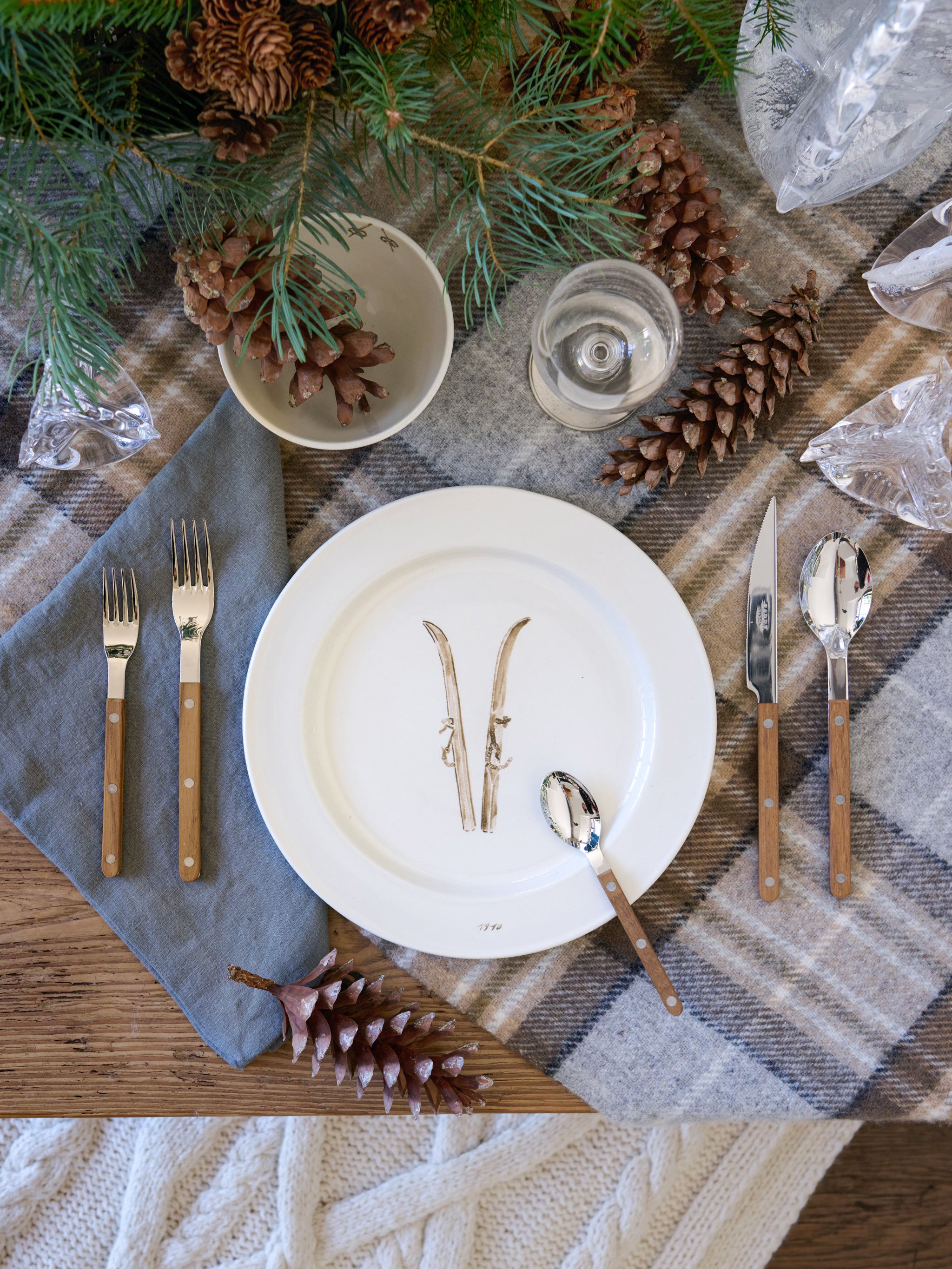 Chehoma Acentielle Ski Dinner Plate | Dinnerware | Weston Table